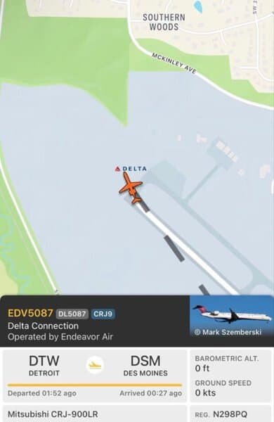 Delta Flight 5087 Slides Off Runway at Des Moines Airport, All ...