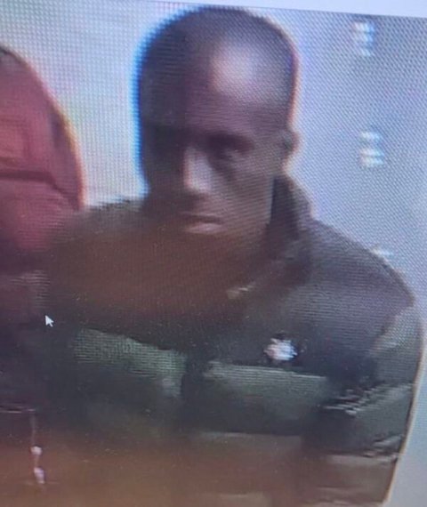 PHOTO: Suspected Assailant Linked to Paris Metro Knife Attacks | Cedar News