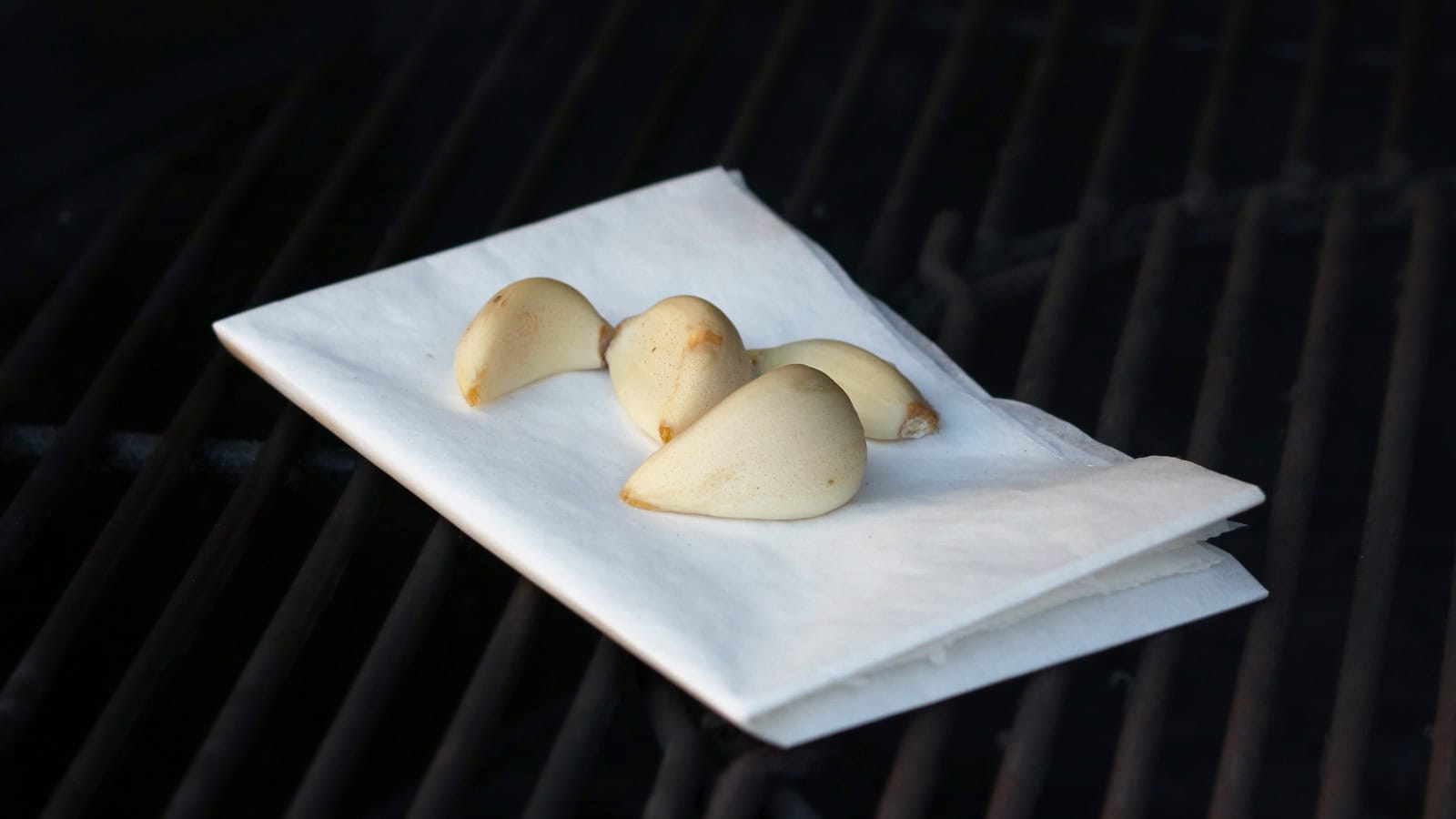 Ribeye met Gerookte Knoflookboter - BBQ Recepten - BBQ Junkie