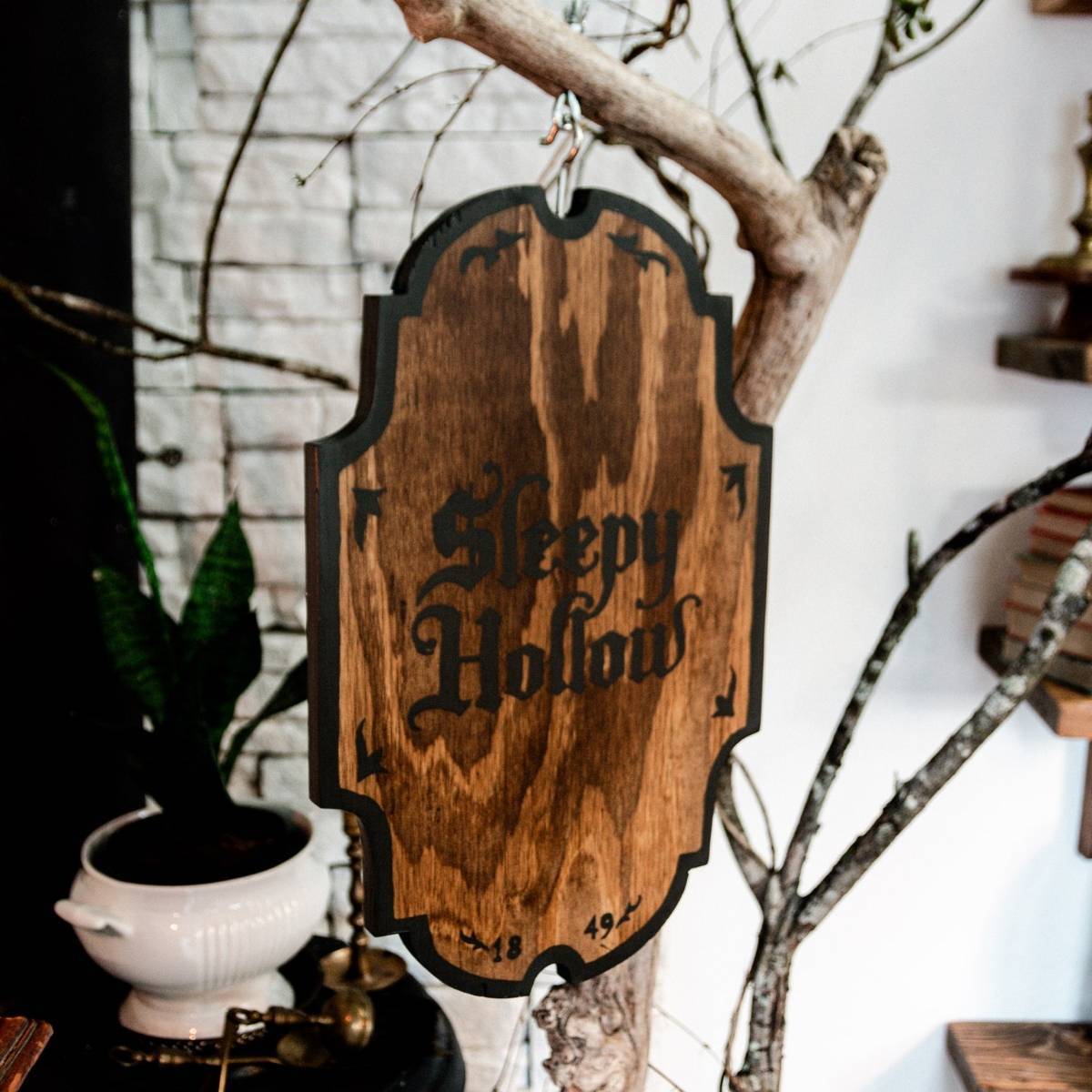 DIY Sleepy Hollow Sign — Capturing Wonderland
