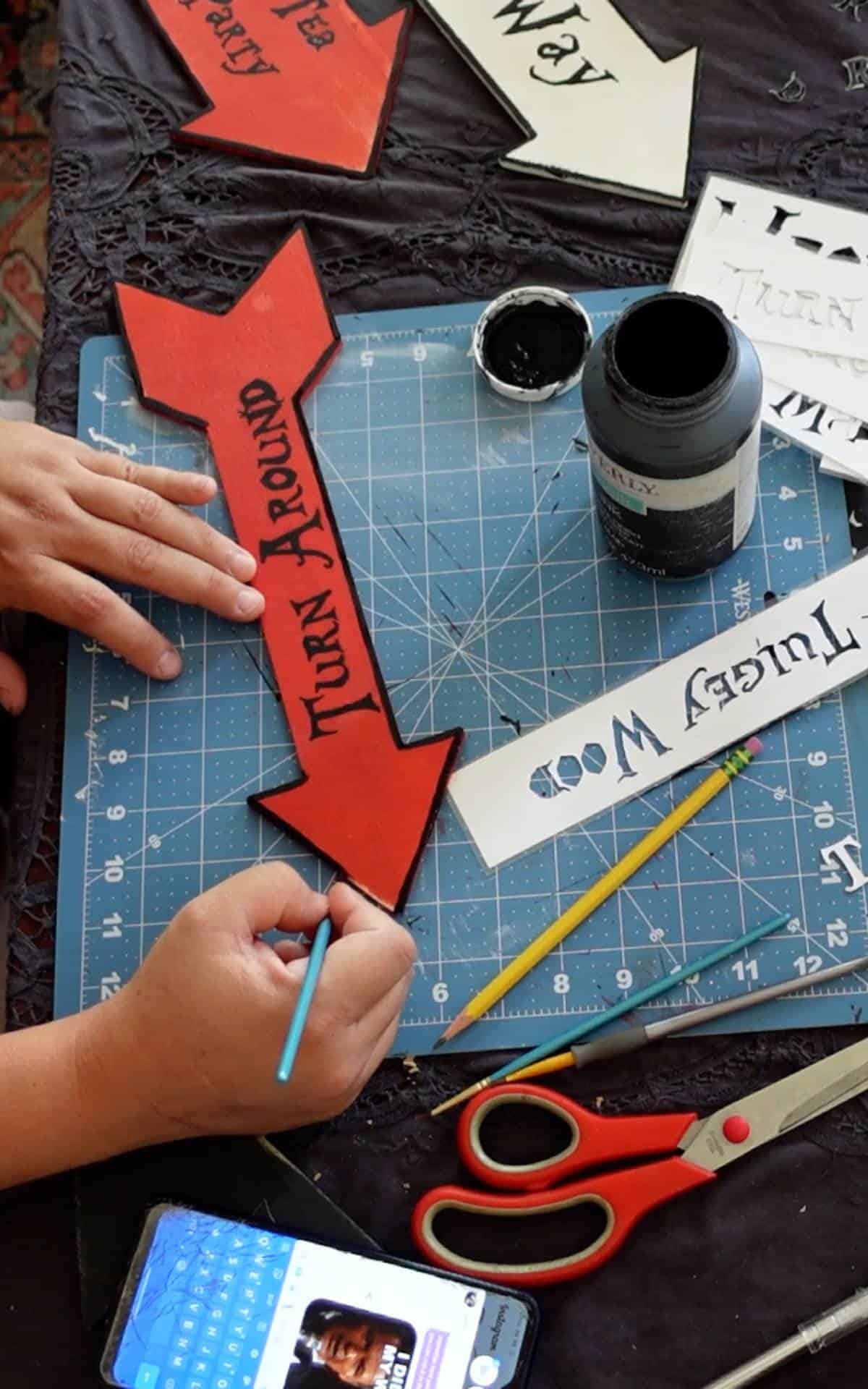 DIY Alice in Wonderland Directional Sign Post — Capturing Wonderland