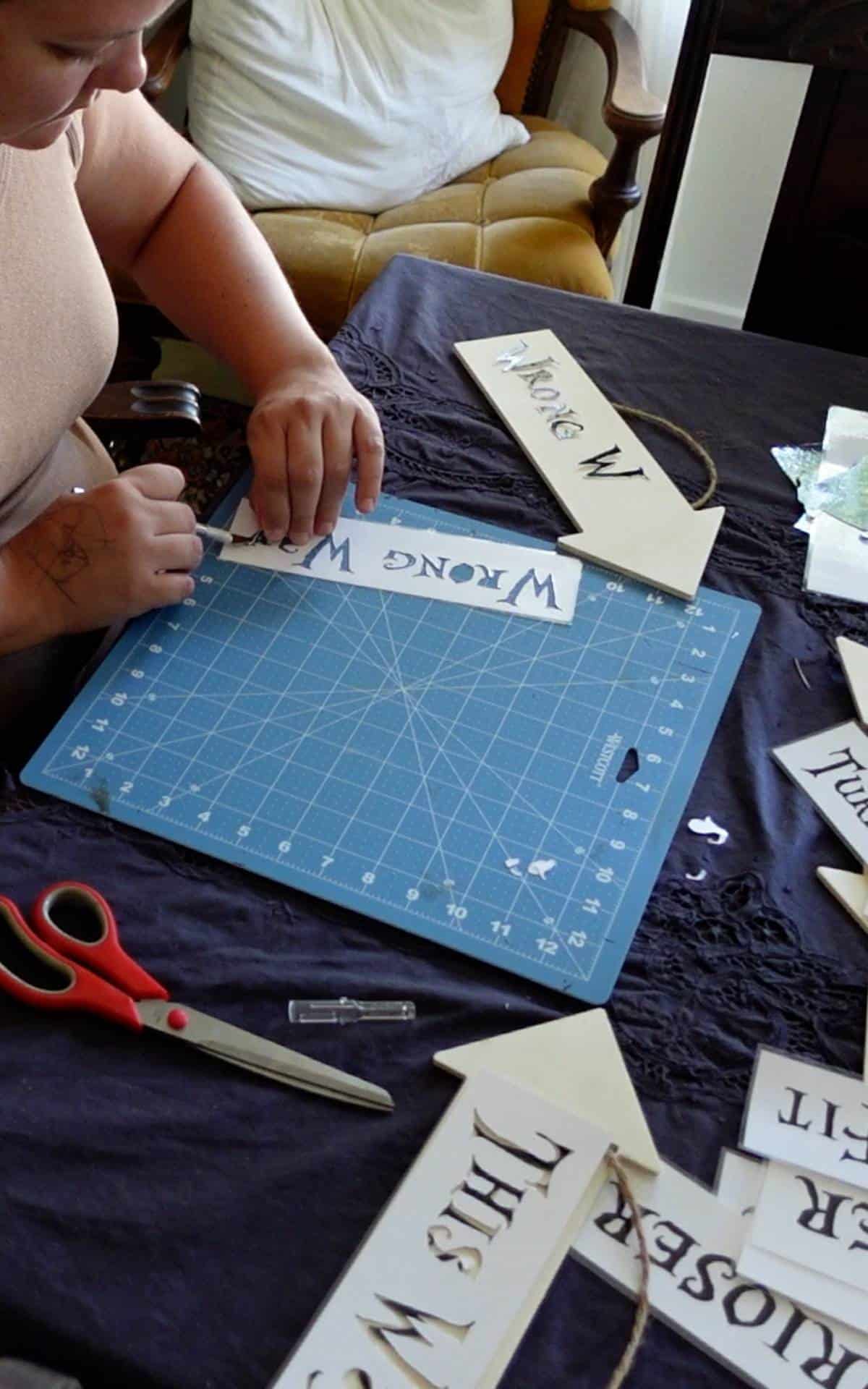 DIY Alice in Wonderland Directional Sign Post — Capturing Wonderland