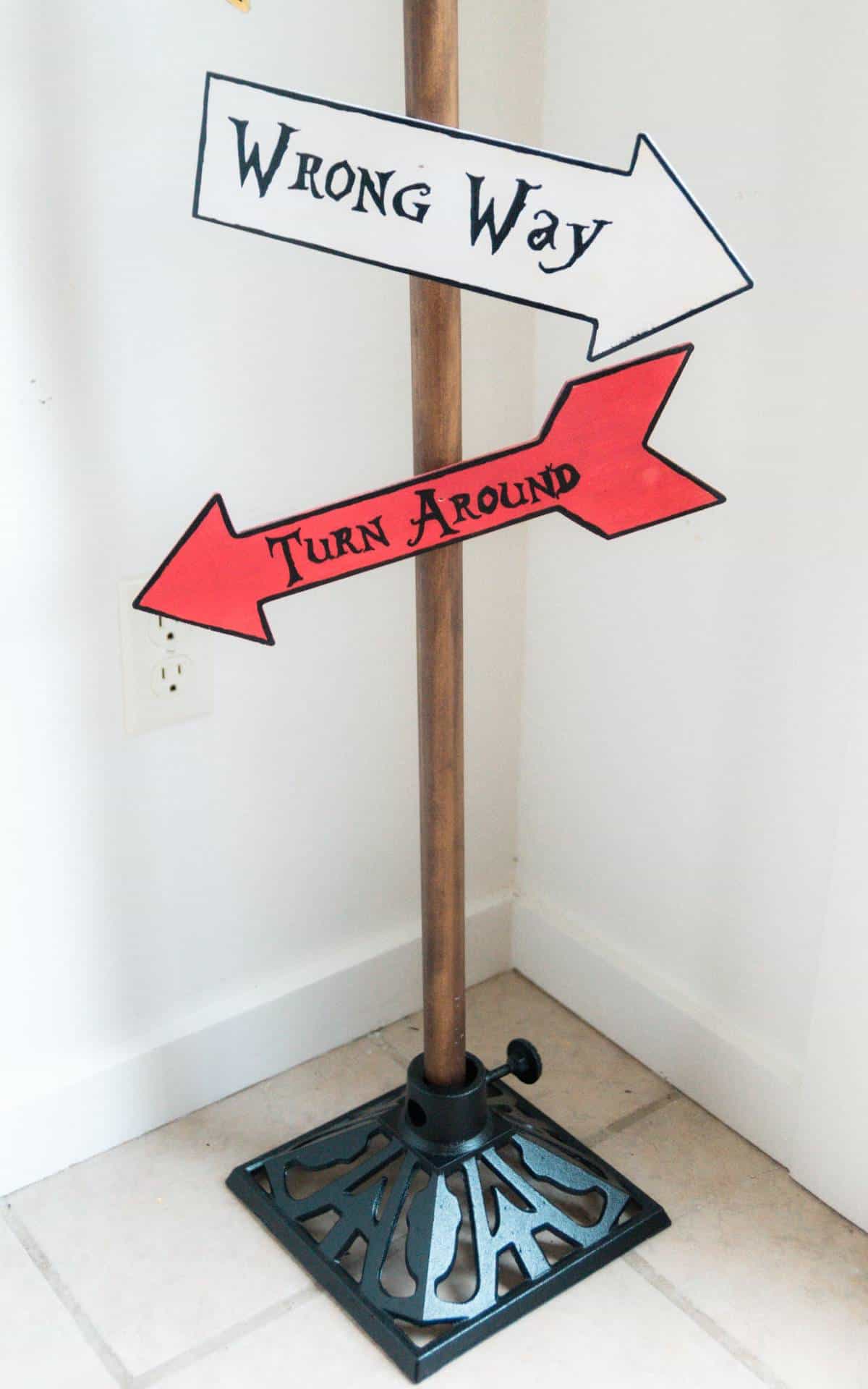 DIY Alice in Wonderland Directional Sign Post — Capturing Wonderland
