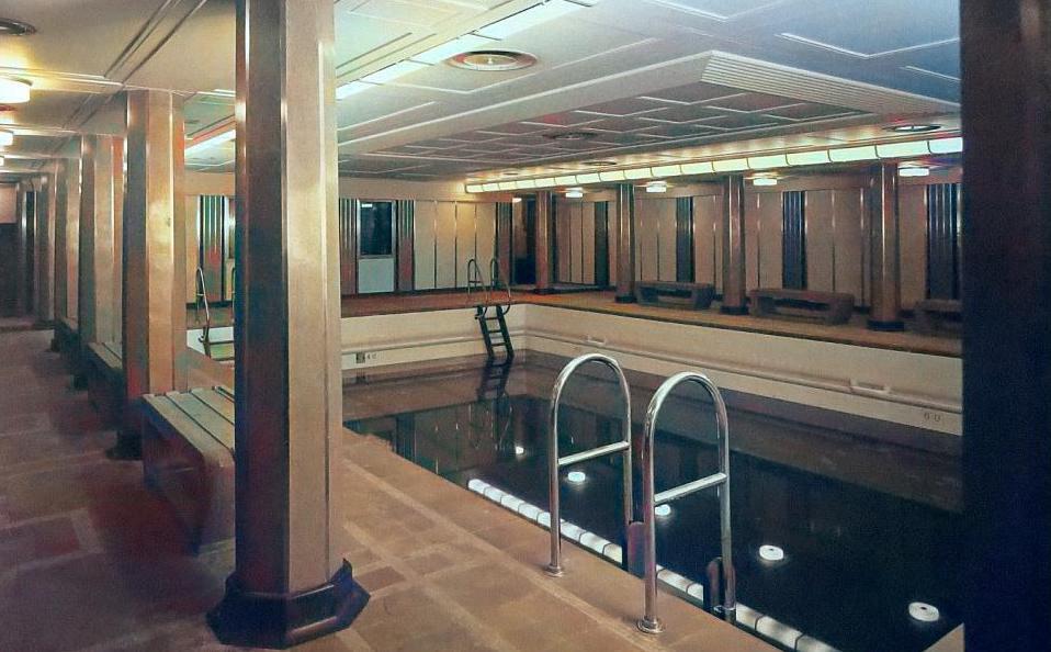 queen mary inside pool