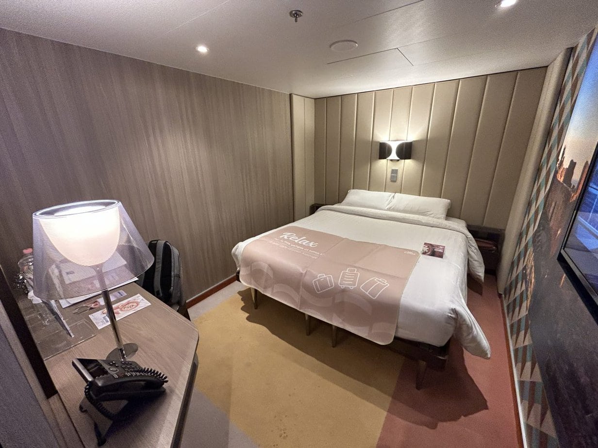 What It's Really Like to Stay in The Cheapest Cabins on Cruise Ships (5 ...