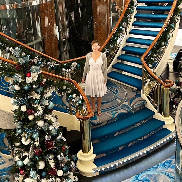 What Do People Actually Wear On White Night? Real Photos, Examples and ...