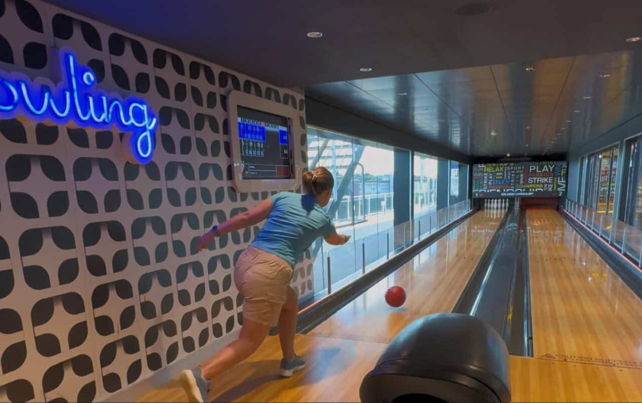 Cruise Ship Bowling Alleys: Which Cruise Lines Have Them and What You ...