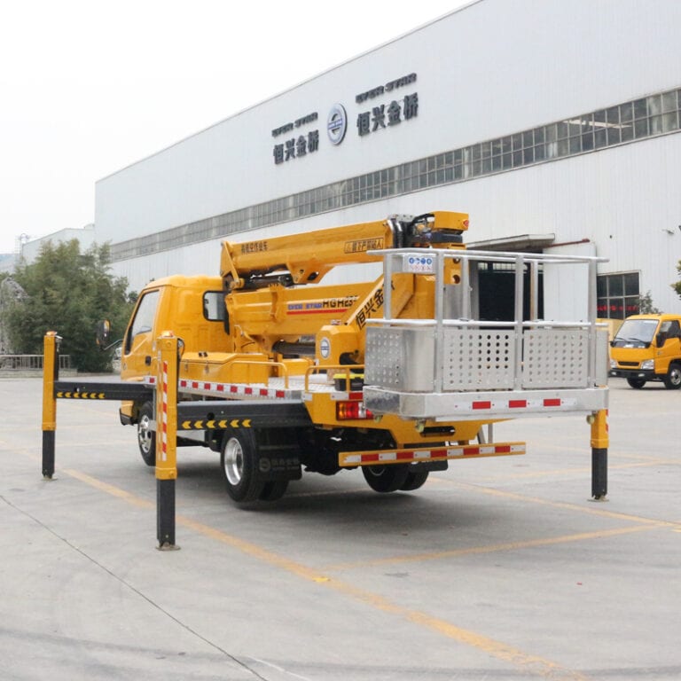 Bucket Trucks Achieve Flexible Working Posture - Everstar