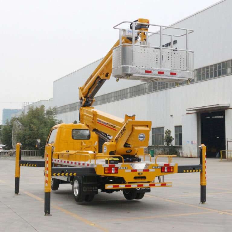 Bucket Trucks Achieve Flexible Working Posture - Everstar