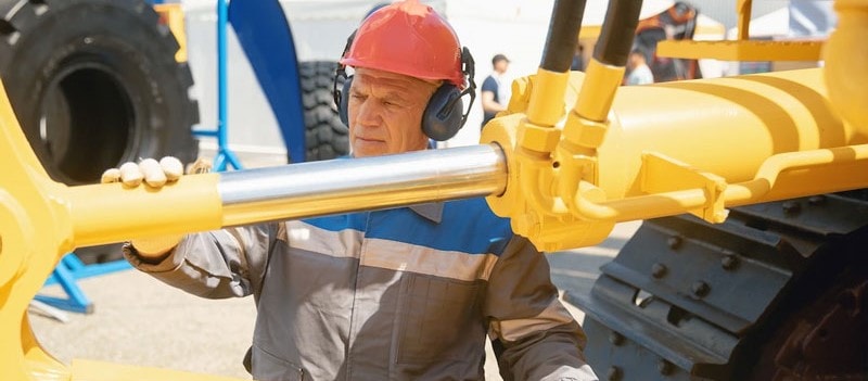 A Comprehensive Guide to Backhoe Sizes - Everstar