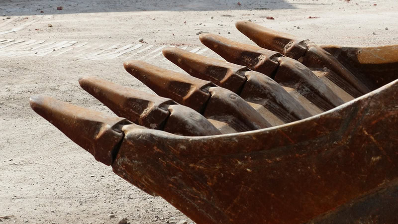 Step-by-Step: How to Install Bucket Teeth for Maximum Penetration