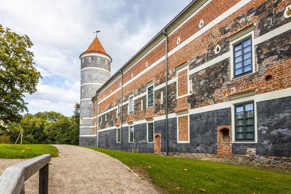 Best Castles in Lithuania: 13 Must-Visit Lithuania Castles