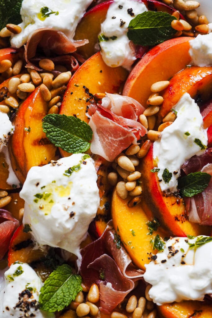Ensalada de Melocotón Asado con Jamón y Burrata | Paula's Apron