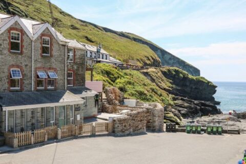Port William Inn, Trebarwith Strand | Cornish Secrets