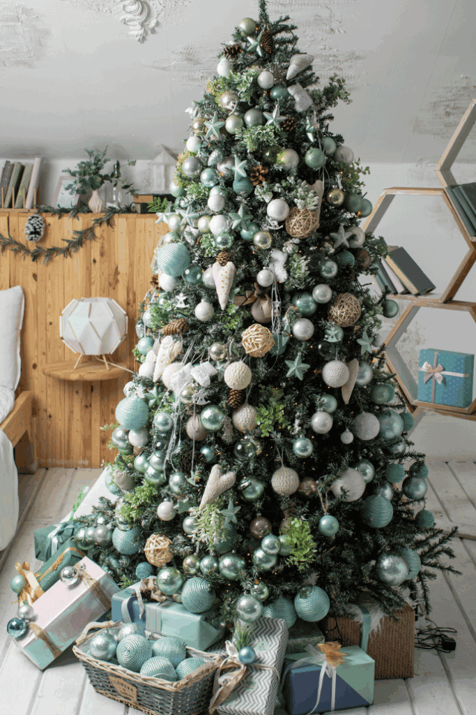 The Big List of the Best Christmas Tree Color Schemes