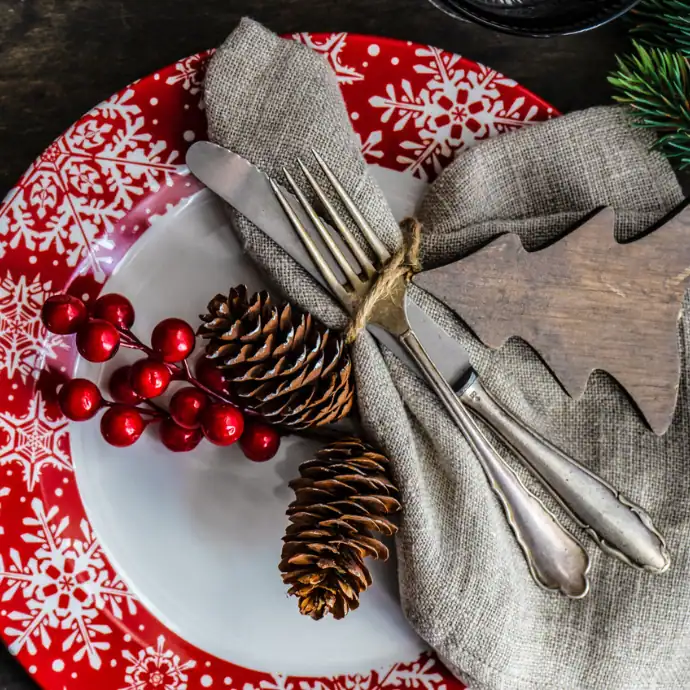 Simple Christmas Table Settings For A Festive Holiday Feast