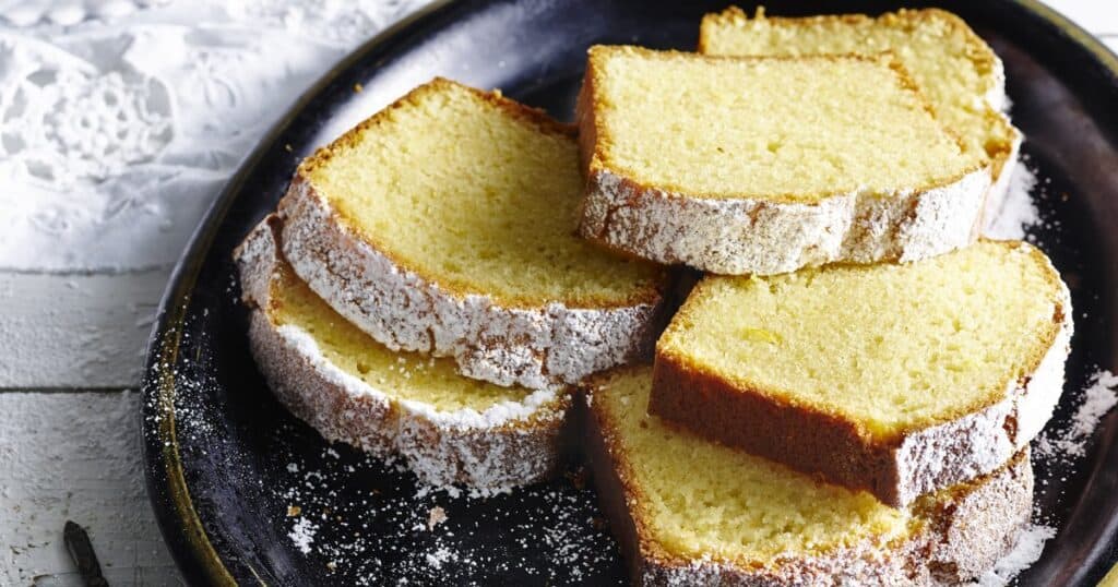 Le gâteau au yaourt moelleux de grand-mère : la recette authentique et ...