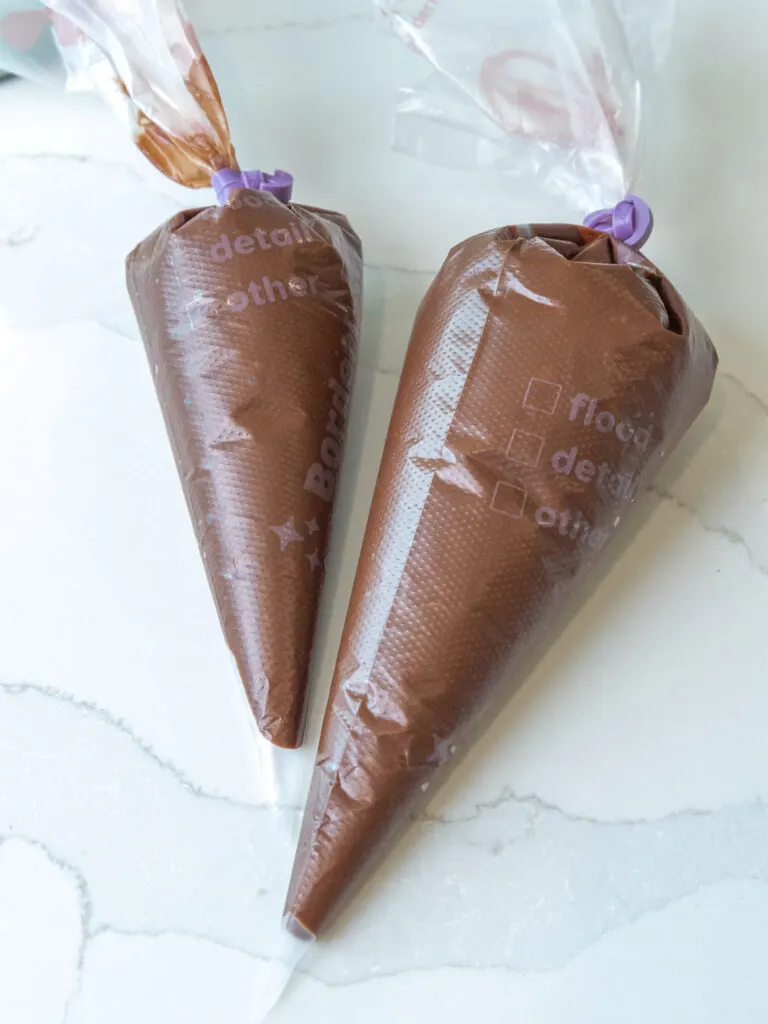 Chocolate Royal Icing Recipe: Easy, 4-Ingredient Recipe