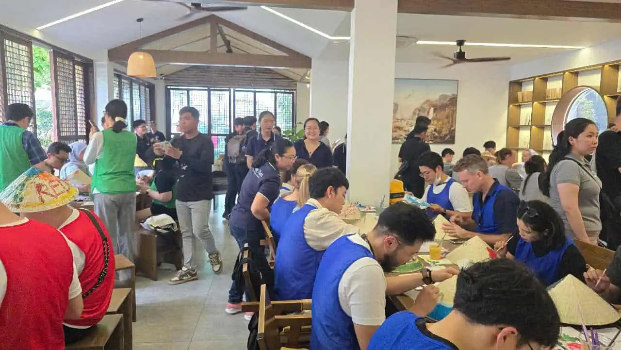 Conical Hat Painting Workshop in Ho Chi Minh City - Dasaque