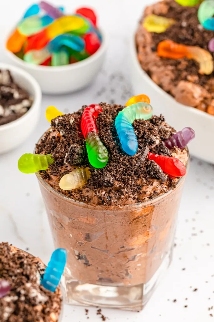 Easy Halloween Dirt Worm Cups Recipe • FoodnService