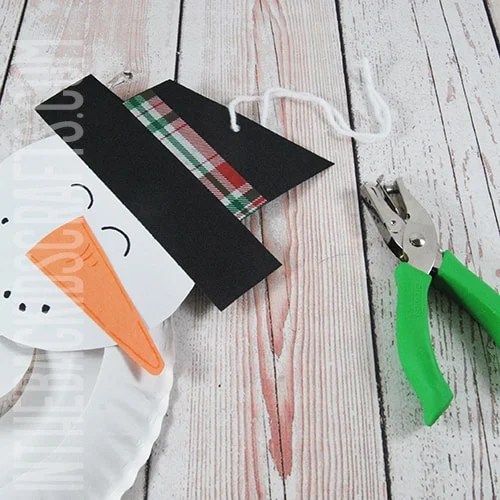 Paper Plate Snowman Craft (with FREE Template) • In the Bag Kids' Crafts