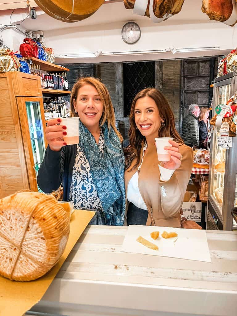 Best Souvenirs from Italy- 35 Ideas to Bring Home