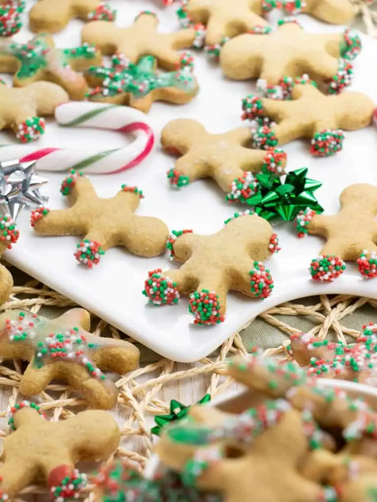 Mini Gingerbread Men Cookies - Little Nomads Recipes