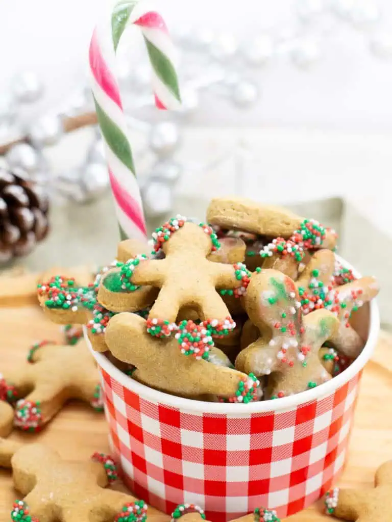 Mini Gingerbread Men Cookies - Little Nomads Recipes