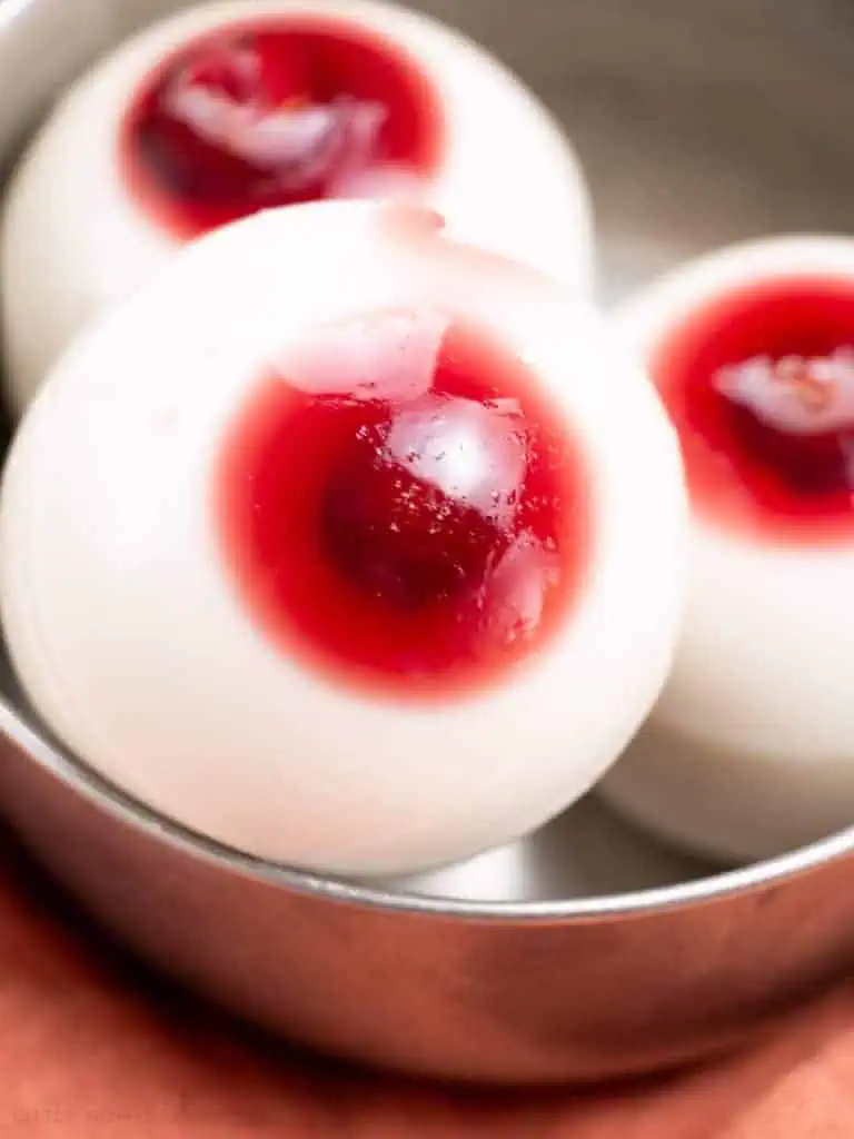 How to make Edible Gummy Eyeballs - Little Nomads Recipes