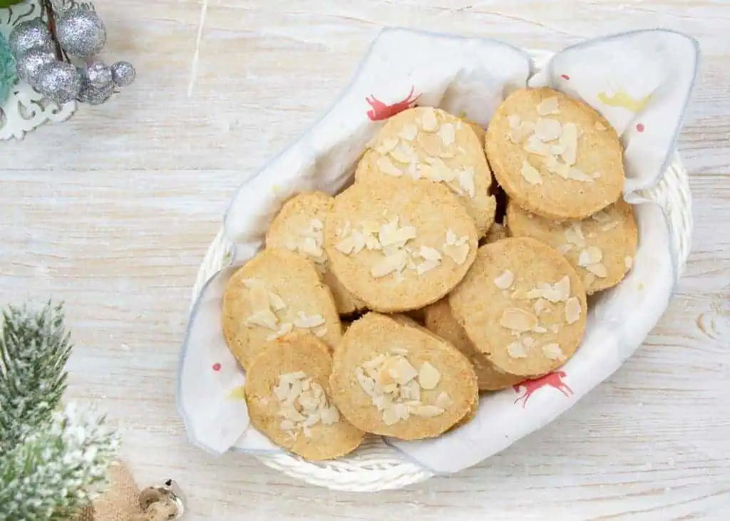 Traditional German Almond Christmas Cookies - Little Nomads Recipes