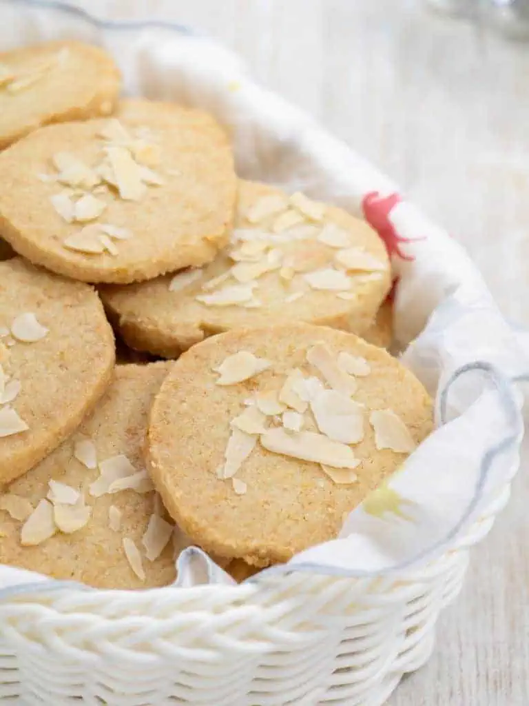 Traditional German Almond Christmas Cookies - Little Nomads Recipes