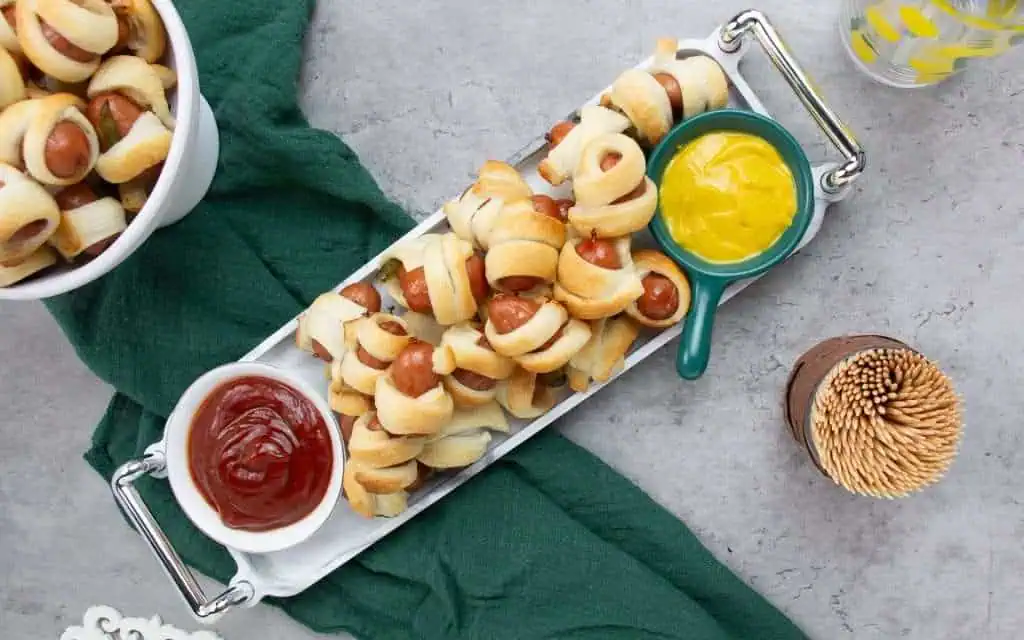 Easy Mini Hot Dogs With Flaky Dough - Little Nomads Recipes