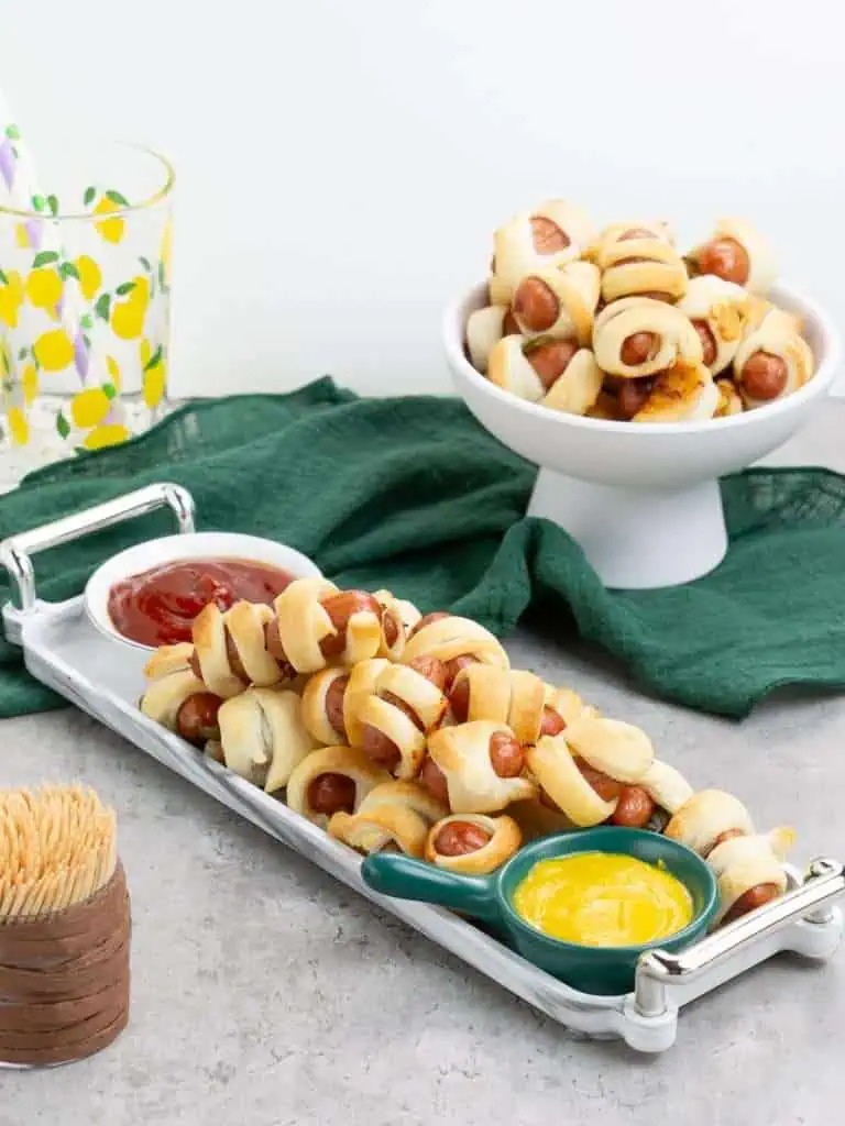 Easy Mini Hot Dogs With Flaky Dough - Little Nomads Recipes