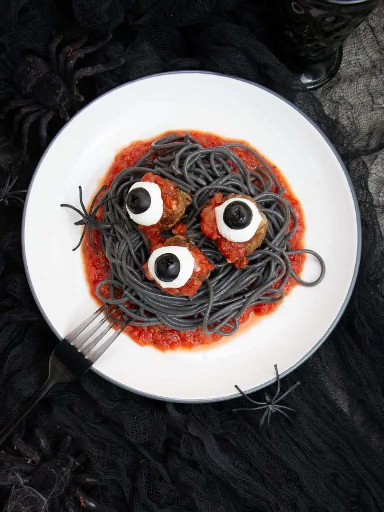 Spooky Eyeball Meatball Spaghetti - Little Nomads Recipes