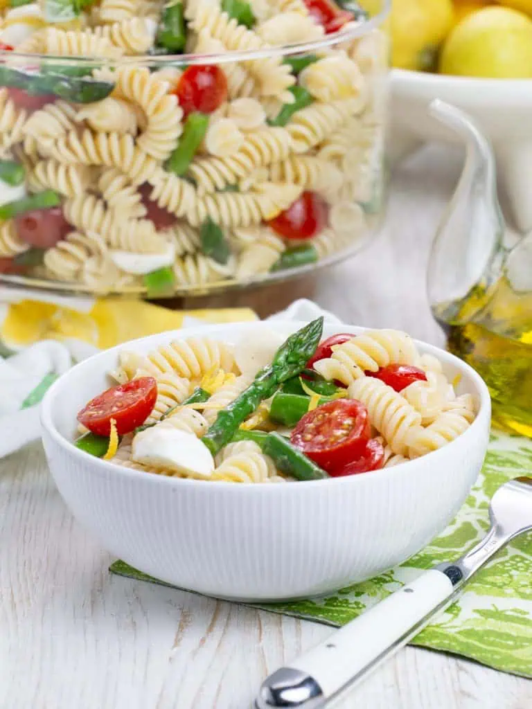 Spring Pasta Salad with Asparagus (no mayo) - Little Nomads Recipes