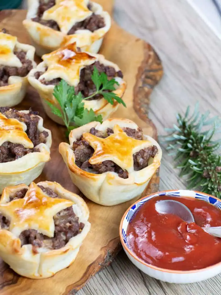 Mini Holiday Meat Pies - Little Nomads Recipes