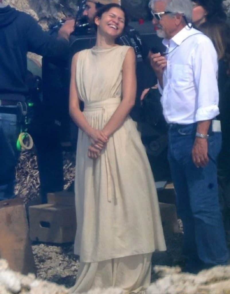 First Look: Zendaya Spotted on the Set of Christopher Nolan’s The ...