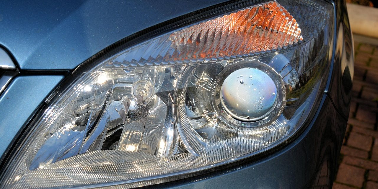 Why That Polite Headlight Flash Now Carries A £200 Fine And Three ...