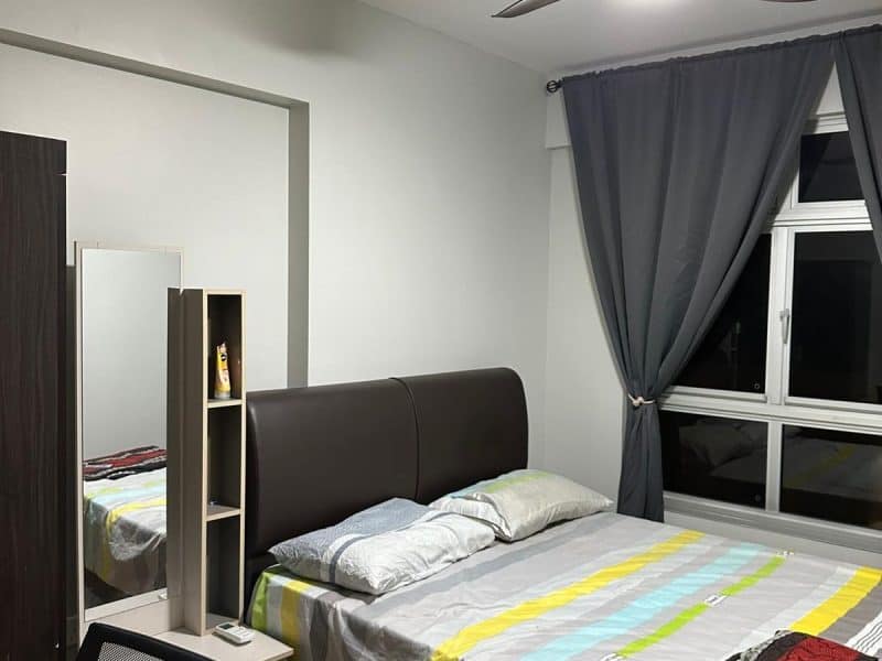 Room for rent tengah