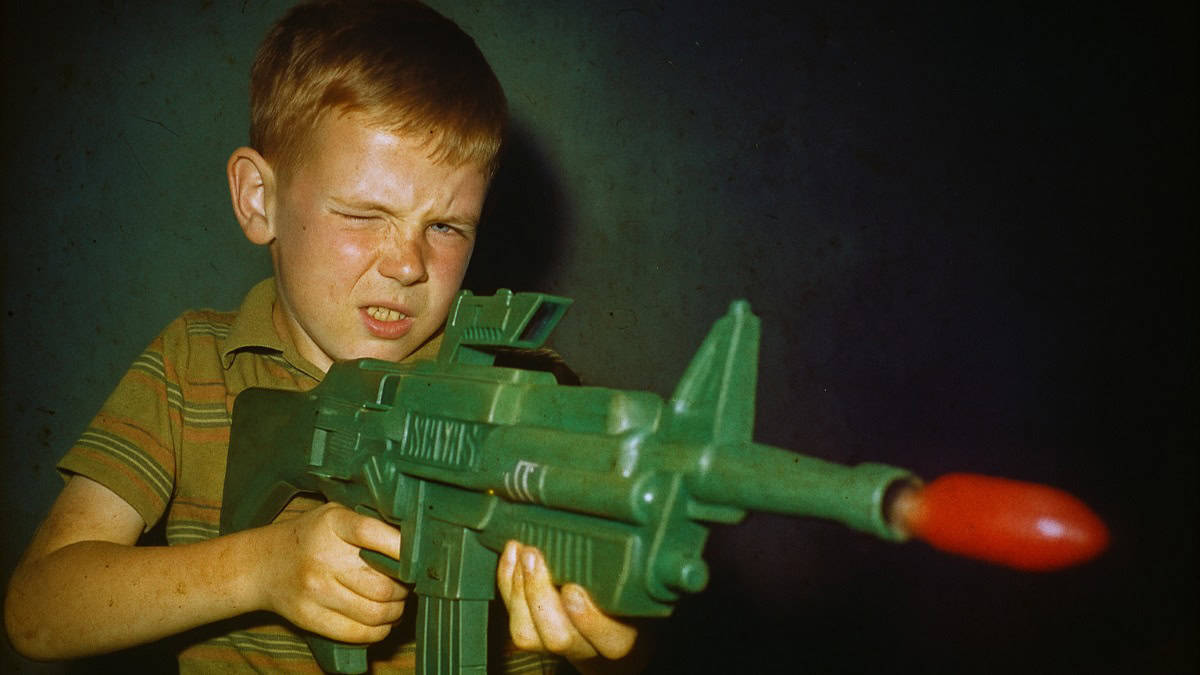 12 Toys Every Boomer Kid Played With That Wouldn’t Be Allowed Now