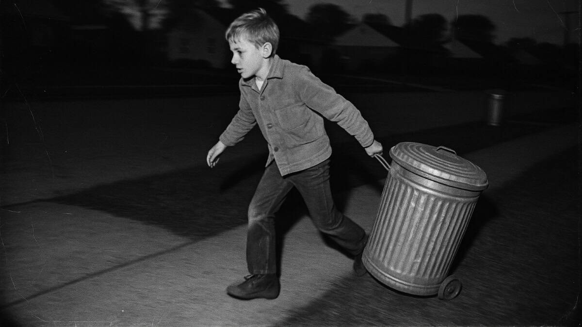 15 Chores Every Kid Had to Do That Actually Built Character