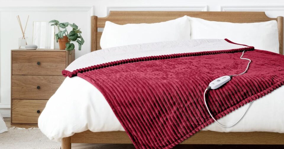 8 Best Heated Blankets to Keep You Cozy and Warm