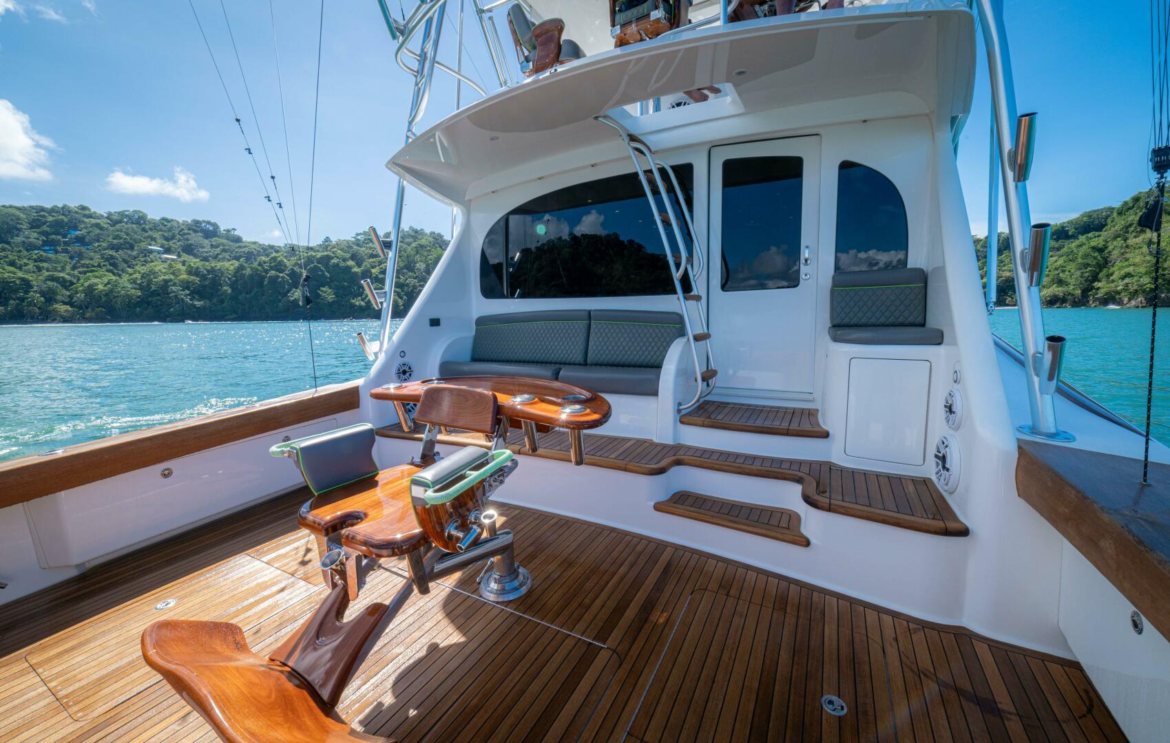 62ft 2017 Viking 62 Convertible – Panama Yacht Broker