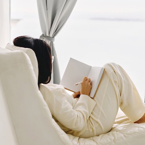 15 Morning Journal Prompts To Start Your Day | THJ