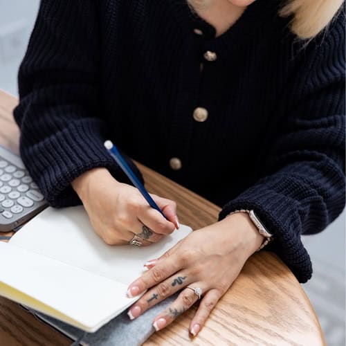 Morning Pages Vs Evening Reflection | The Happy Journals