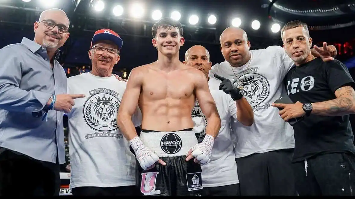 Boxing Results: Carlos De Leon Castro, Euri Cedeno victorious - World ...