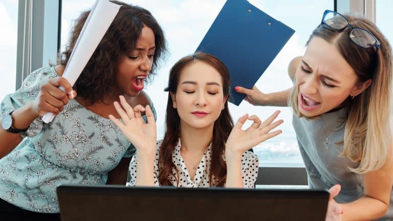 12 polite behaviors people often quietly remember