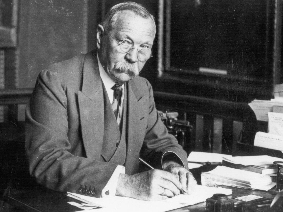 Arthur Conan Doyle: The Rationalist Who Believed in Ghosts - Casa Carlini