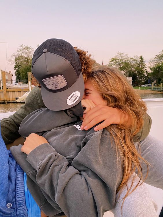 33 Fun First Date Ideas For College Students That Aren't Boring - She ...