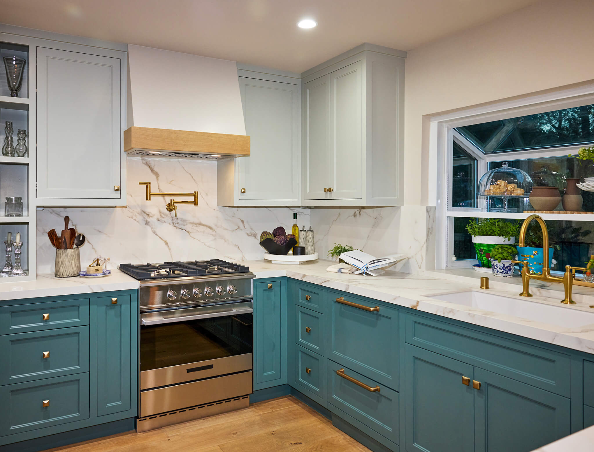 Mario Lopez Surprises His Lifetime Friend Tuddy on Celebrity IOU